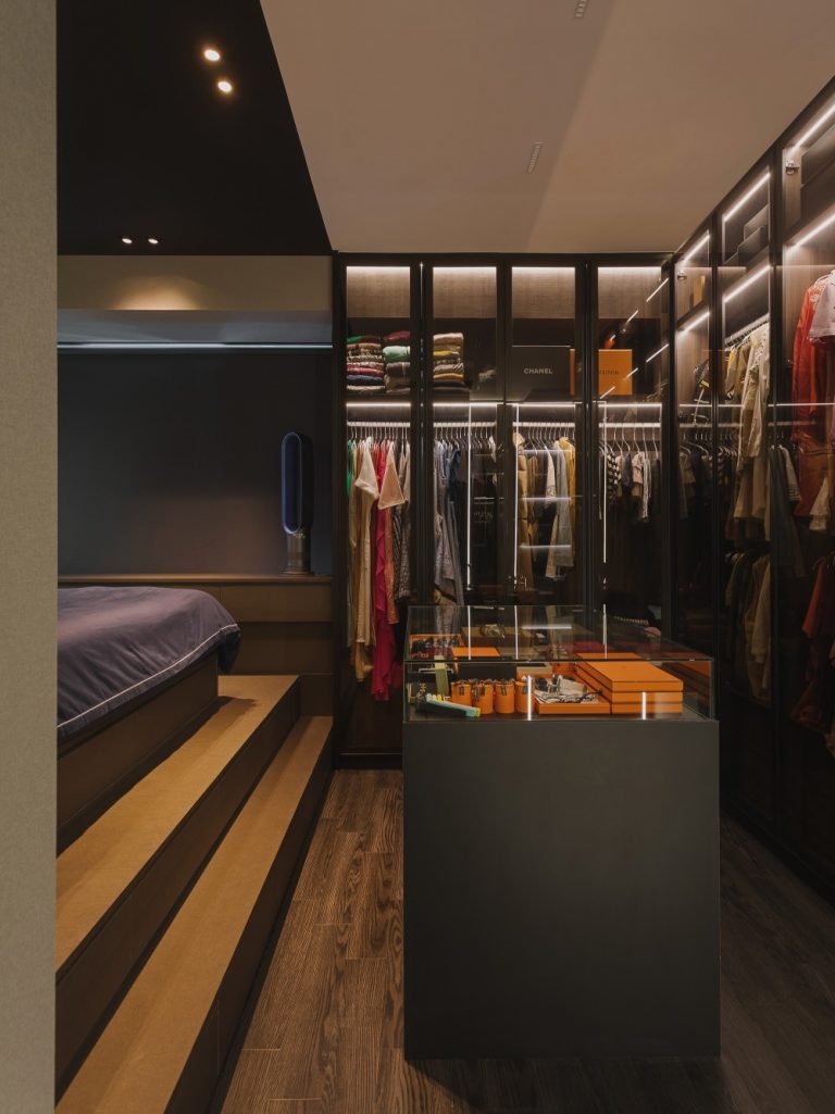 6 Living Spaces Featuring Japanese-Inspired Raised Platform Designs ...