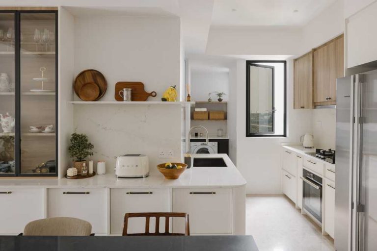 6 Open Kitchens For Homeowners Who Love Entertaining (Part 2) - Hometrust