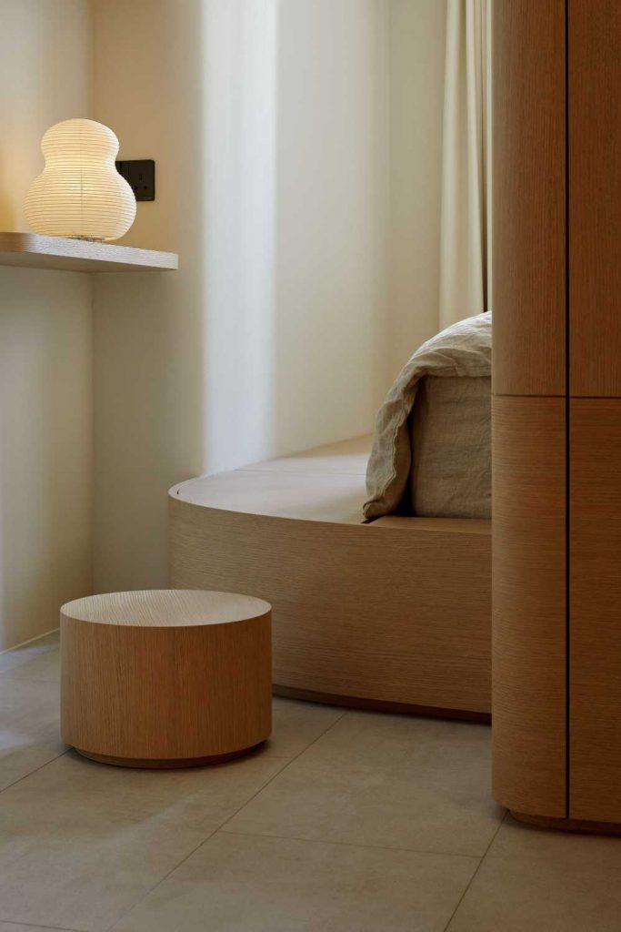 6 Platform Bed Ideas To Help You Carve Out More Space In Your Bedroom ...